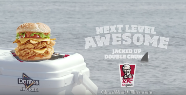KFC sort un nouveau burger avec des Doritos dedans ! | Food Geek and Love